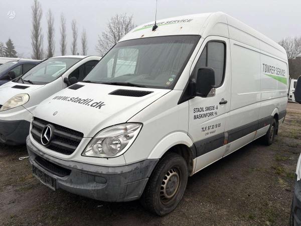 White Mercedes-Benz Sprinter 2011 in Taurage, with an engine capacity of 2.14 L and mileage of 400 thousand km for 3700 €, photo 1 on AUTOMOTO.COM.LV