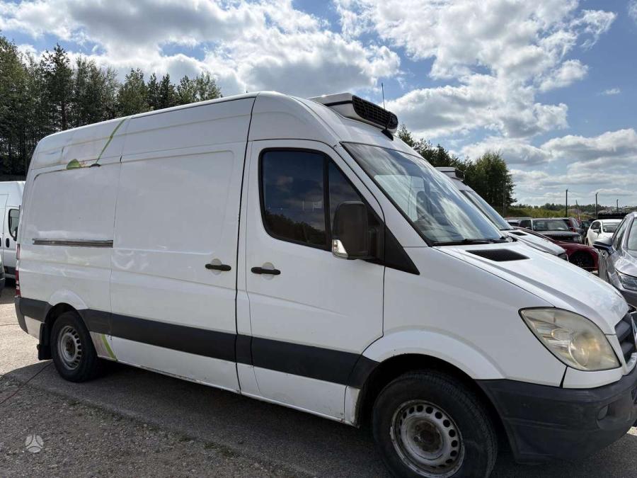 White Mercedes-Benz Sprinter 2011 in Vilnius, with an engine capacity of 2.20 L and mileage of 340 thousand km for 4700 €, photo 1 on AUTOMOTO.COM.LV