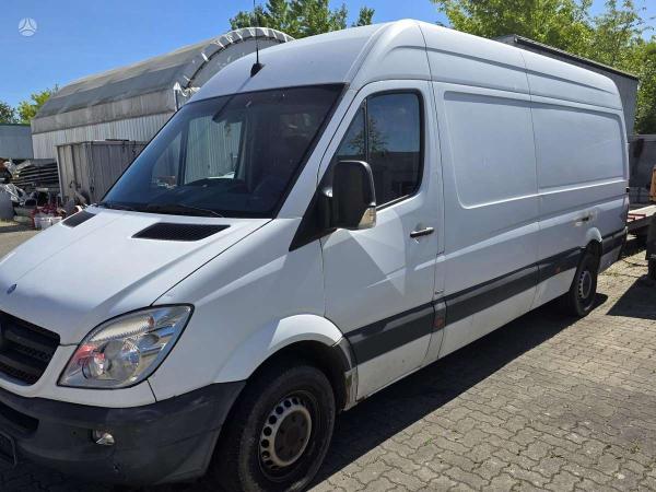 White Mercedes-Benz Sprinter 2011 in Kaunas, with an engine capacity of 2.14 L and mileage of 300 thousand km for 4799 €, photo 2 on AUTOMOTO.COM.LV