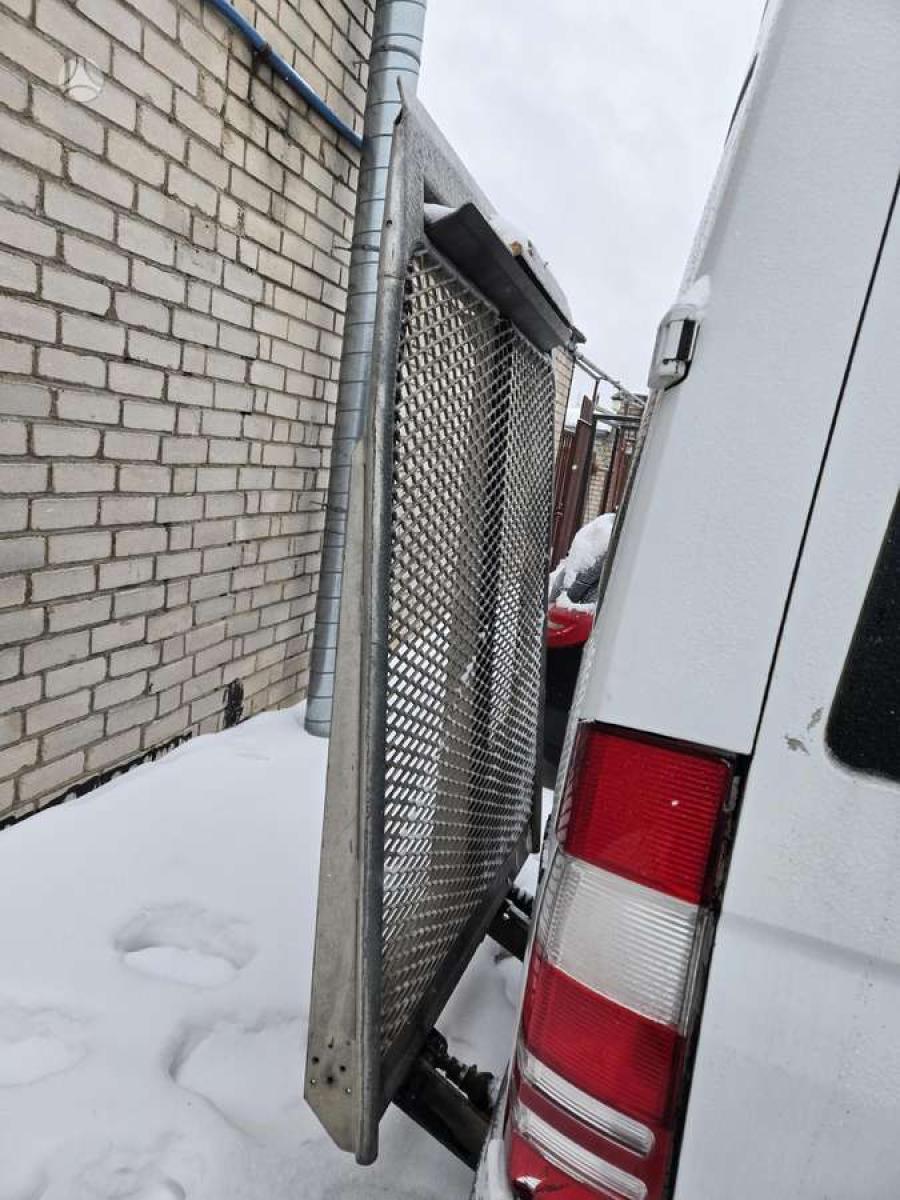 White Mercedes-Benz Sprinter 2012 in Kaunas, with an engine capacity of 2.14 L and mileage of 380 thousand km for 8595 €, photo 3 on AUTOMOTO.COM.LV