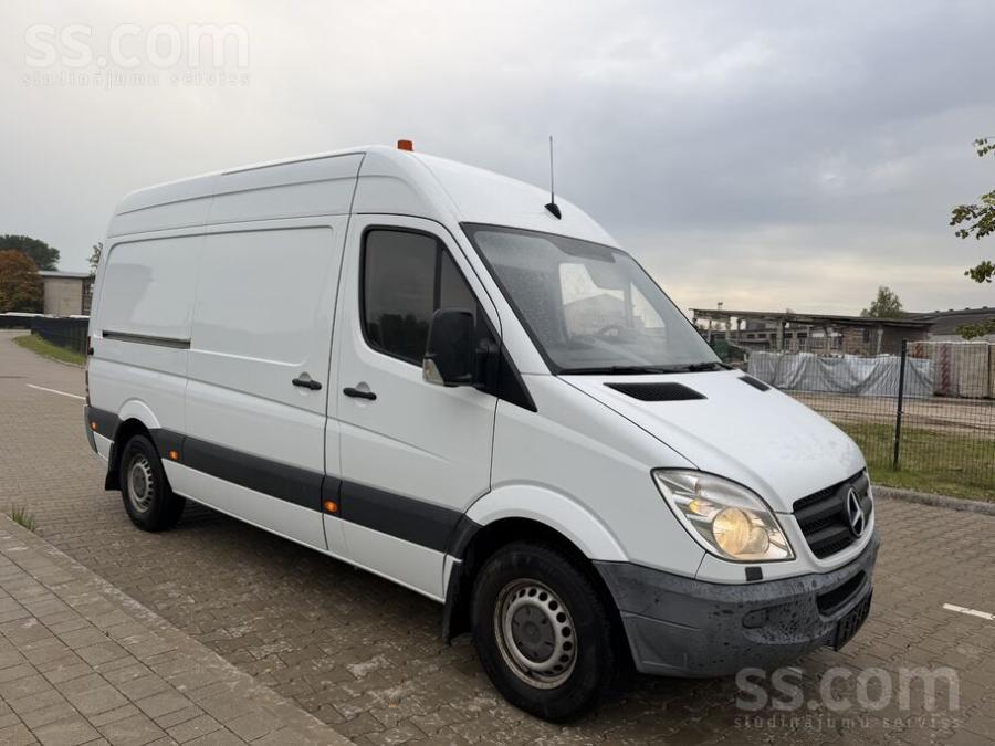 White Mercedes-Benz Sprinter 2012 in Jelgava, with an engine capacity of 2.20 L and mileage of 323 thousand km for 9500 €, photo 1 on AUTOMOTO.COM.LV