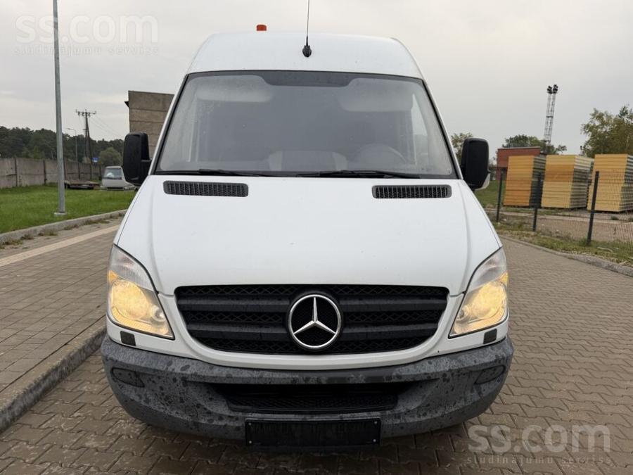 White Mercedes-Benz Sprinter 2012 in Jelgava, with an engine capacity of 2.20 L and mileage of 323 thousand km for 9500 €, photo 9 on AUTOMOTO.COM.LV