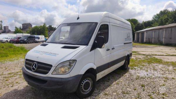 White Mercedes-Benz Sprinter 2012 in Taurage, with an engine capacity of 2.20 L and mileage of 380 thousand km for 5300 €, photo 2 on AUTOMOTO.COM.LV