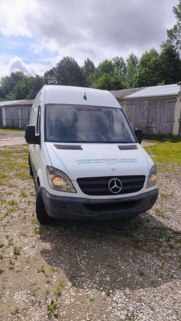 White Mercedes-Benz Sprinter 2012 in Taurage, with an engine capacity of 2.20 L and mileage of 380 thousand km for 5300 €, photo 3 on AUTOMOTO.COM.LV