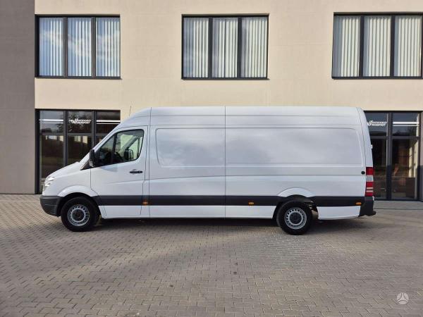 White Mercedes-Benz Sprinter 2012 in Marijampole, with an engine capacity of 2.14 L and mileage of 271 thousand km for 11000 €, photo 5 on AUTOMOTO.COM.LV