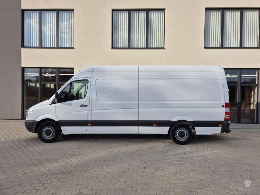 White Mercedes-Benz Sprinter 2012 in Marijampole, with an engine capacity of 2.14 L and mileage of 271 thousand km for 11000 €, photo 6 on AUTOMOTO.COM.LV