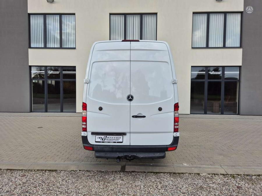 White Mercedes-Benz Sprinter 2012 in Marijampole, with an engine capacity of 2.14 L and mileage of 271 thousand km for 11000 €, photo 8 on AUTOMOTO.COM.LV