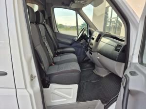 White Mercedes-Benz Sprinter 2012 in Marijampole, with an engine capacity of 2.14 L and mileage of 271 thousand km for 11000 €, photo 16 on AUTOMOTO.COM.LV