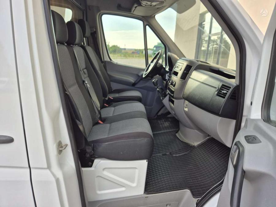 White Mercedes-Benz Sprinter 2012 in Marijampole, with an engine capacity of 2.14 L and mileage of 271 thousand km for 11000 €, photo 16 on AUTOMOTO.COM.LV