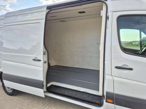 White Mercedes-Benz Sprinter 2012 in Marijampole, with an engine capacity of 2.14 L and mileage of 271 thousand km for 11000 €, photo 19 on AUTOMOTO.COM.LV