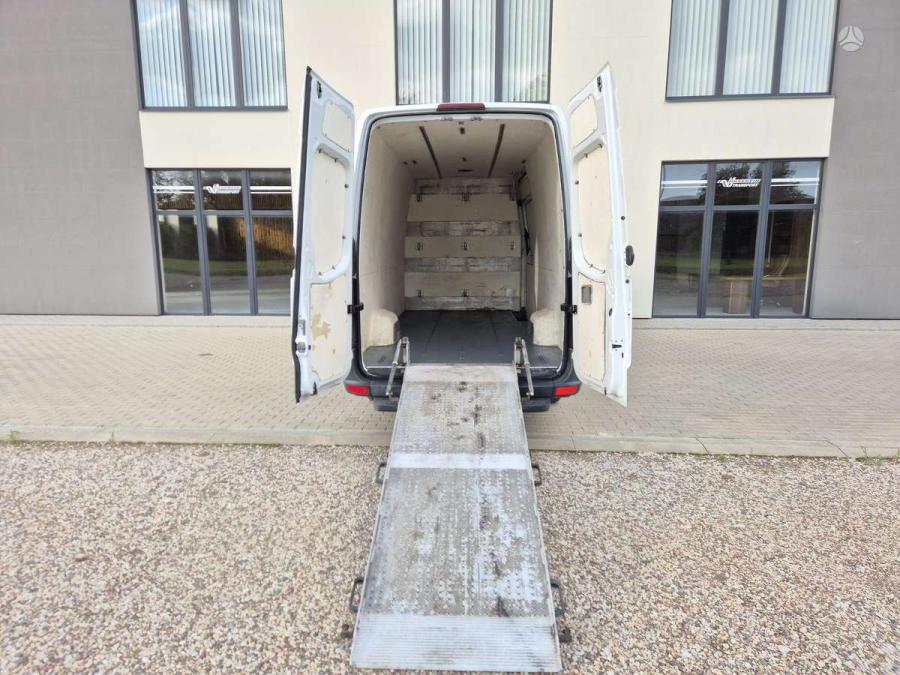 White Mercedes-Benz Sprinter 2012 in Marijampole, with an engine capacity of 2.14 L and mileage of 271 thousand km for 11000 €, photo 20 on AUTOMOTO.COM.LV
