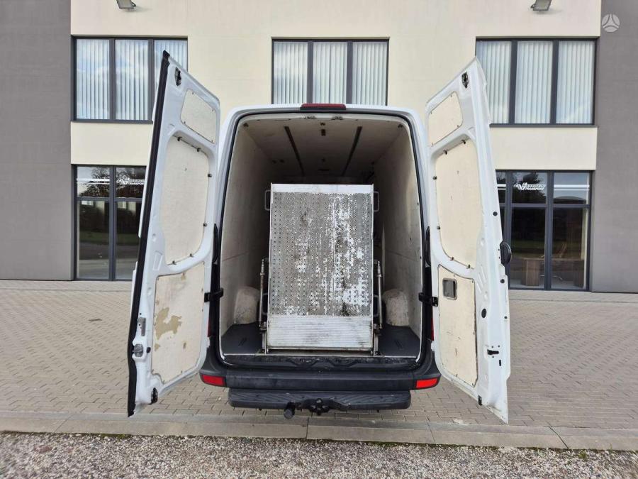 White Mercedes-Benz Sprinter 2012 in Marijampole, with an engine capacity of 2.14 L and mileage of 271 thousand km for 11000 €, photo 21 on AUTOMOTO.COM.LV