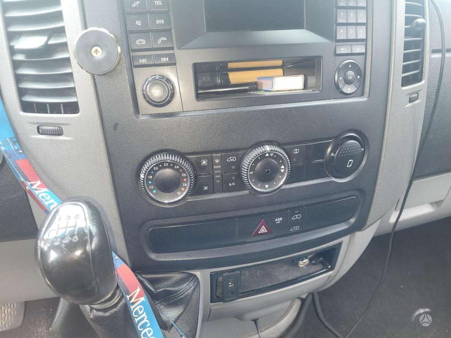 Balts Mercedes-Benz Sprinter 2012 Druskininkai, ar dzinēja tilpumu 2.14 L un nobraukumu 900 tūkst. km par 7900 €, foto 9 vietnē AUTOMOTO.COM.LV