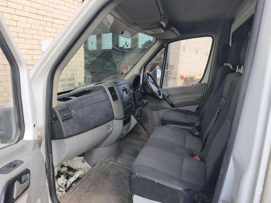 White Mercedes-Benz Sprinter 2012 in Jonava, with an engine capacity of 2.20 L and mileage of 320 thousand km for 3200 €, photo 8 on AUTOMOTO.COM.LV
