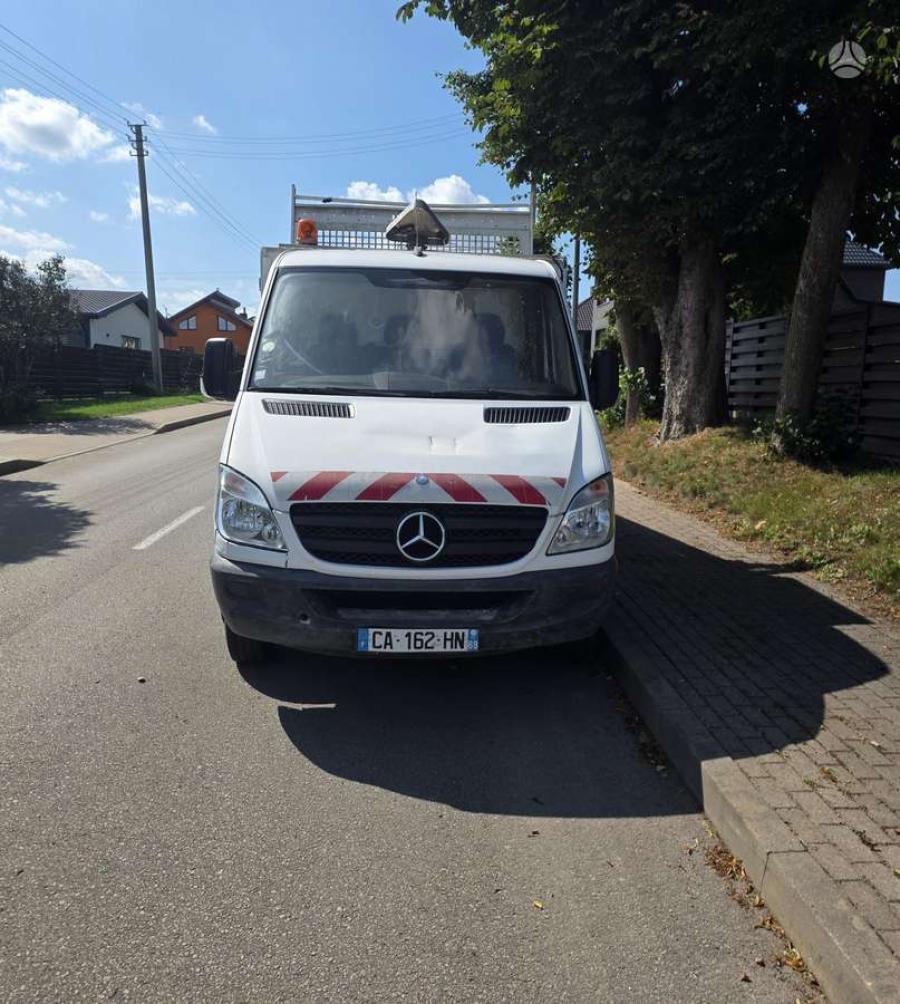 White Mercedes-Benz Sprinter 2012 in Taurage, with an engine capacity of 2.20 L and mileage of 270 thousand km for 6200 €, photo 4 on AUTOMOTO.COM.LV