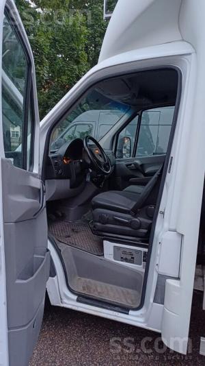 Balts Mercedes-Benz Sprinter 2012 Rīga, ar dzinēja tilpumu 3.00 L un nobraukumu 522 tūkst. km par 6550 €, foto 7 vietnē AUTOMOTO.COM.LV