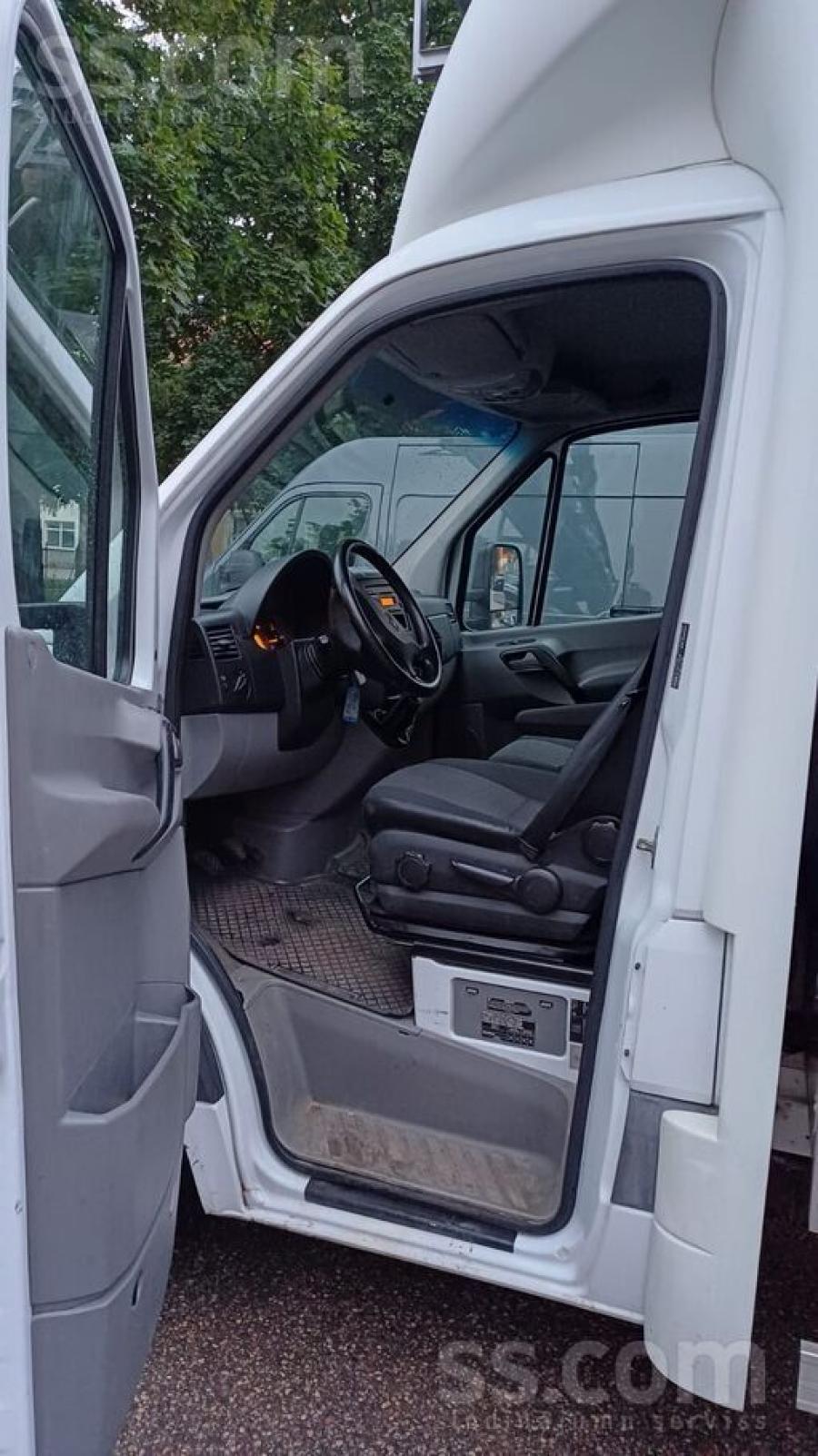 Balts Mercedes-Benz Sprinter 2012 Rīga, ar dzinēja tilpumu 3.00 L un nobraukumu 522 tūkst. km par 6550 €, foto 7 vietnē AUTOMOTO.COM.LV