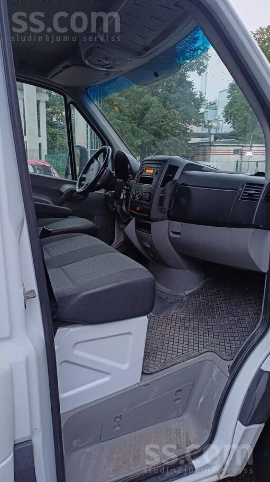 Balts Mercedes-Benz Sprinter 2012 Rīga, ar dzinēja tilpumu 3.00 L un nobraukumu 522 tūkst. km par 6550 €, foto 8 vietnē AUTOMOTO.COM.LV