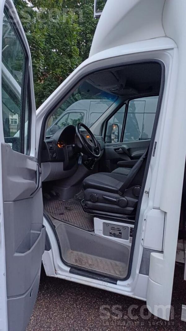White Mercedes-Benz Sprinter 2012 in Riga, with an engine capacity of 3.00 L and mileage of 522 thousand km for 6550 €, photo 7 on AUTOMOTO.COM.LV