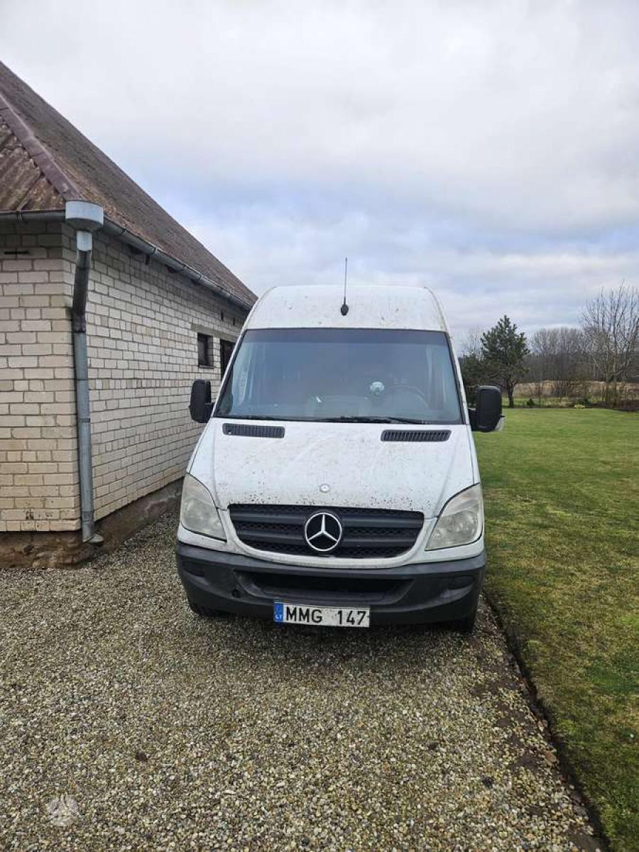 Balts Mercedes-Benz Sprinter 2013 Panevēža, ar dzinēja tilpumu 2.14 L un nobraukumu 555 tūkst. km par 4450 €, foto 1 vietnē AUTOMOTO.COM.LV