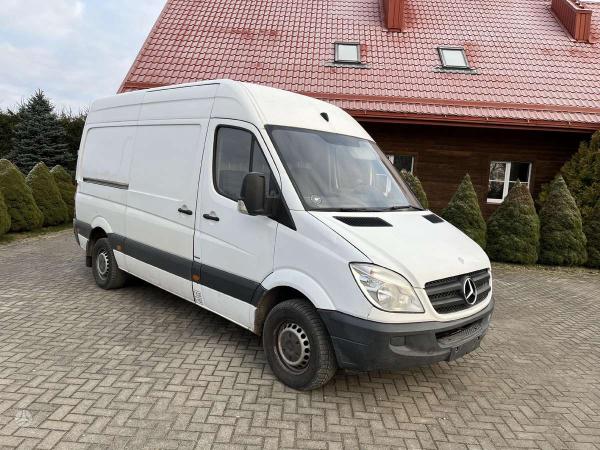 White Mercedes-Benz Sprinter 2013 in Kaisiadorys, with an engine capacity of 2.20 L and mileage of 292 thousand km for 6450 €, photo 3 on AUTOMOTO.COM.LV