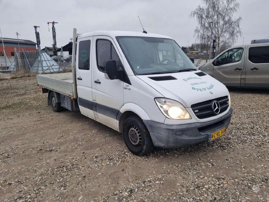 White Mercedes-Benz Sprinter 2013 in Taurage, with an engine capacity of 2.15 L and mileage of 330 thousand km for 8300 €, photo 2 on AUTOMOTO.COM.LV