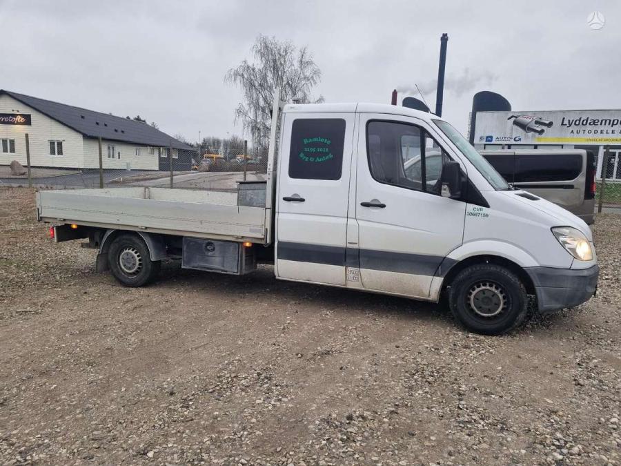 White Mercedes-Benz Sprinter 2013 in Taurage, with an engine capacity of 2.15 L and mileage of 330 thousand km for 8300 €, photo 7 on AUTOMOTO.COM.LV