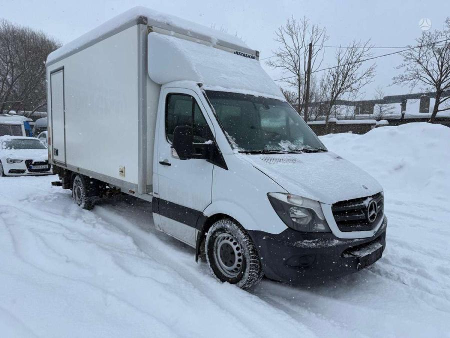 White Mercedes-Benz Sprinter 2013 in Klaipeda, with an engine capacity of 2.99 L and mileage of 380 thousand km for 8200 €, photo 2 on AUTOMOTO.COM.LV