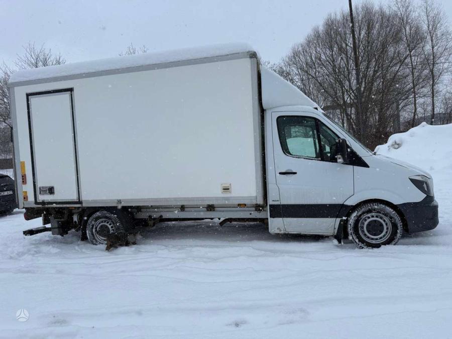 White Mercedes-Benz Sprinter 2013 in Klaipeda, with an engine capacity of 2.99 L and mileage of 380 thousand km for 8200 €, photo 4 on AUTOMOTO.COM.LV
