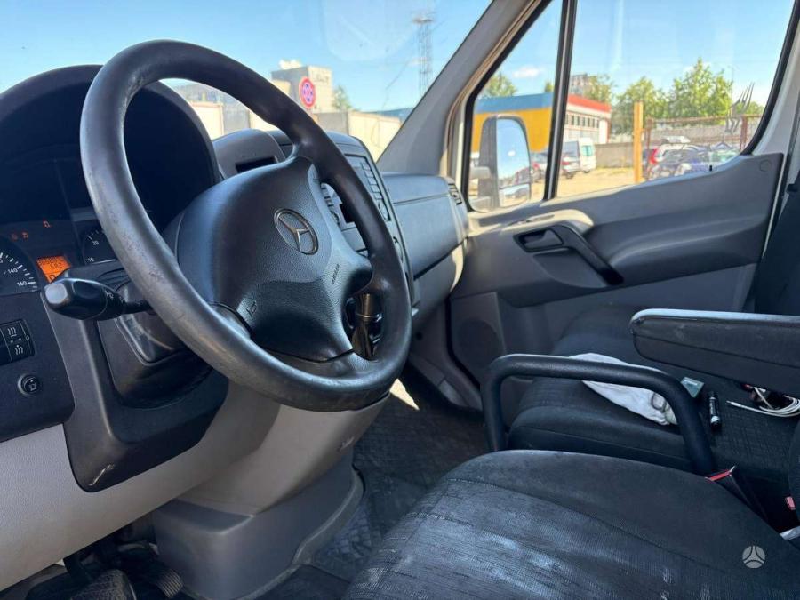 White Mercedes-Benz Sprinter 2013 in Riga, with an engine capacity of 0.00 L and mileage of 367 thousand km for 12000 €, photo 14 on AUTOMOTO.COM.LV
