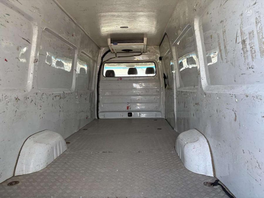 Balts Mercedes-Benz Sprinter 2013 Viļņa, ar dzinēja tilpumu 3.00 L un nobraukumu 293 tūkst. km par 7900 €, foto 11 vietnē AUTOMOTO.COM.LV