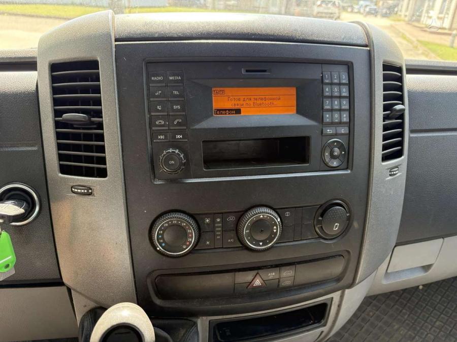 Balts Mercedes-Benz Sprinter 2013 Viļņa, ar dzinēja tilpumu 3.00 L un nobraukumu 293 tūkst. km par 7900 €, foto 13 vietnē AUTOMOTO.COM.LV