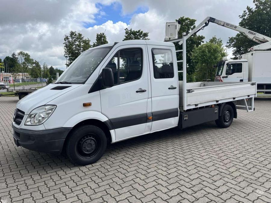 White Mercedes-Benz Sprinter 2013 in Alytus, with an engine capacity of 2.14 L and mileage of 221 thousand km for 12800 €, photo 1 on AUTOMOTO.COM.LV