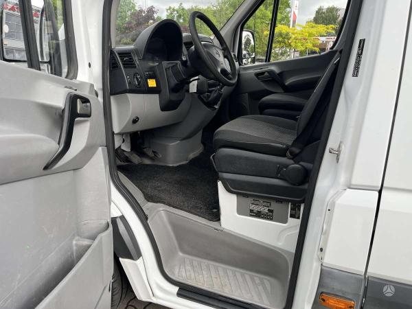 White Mercedes-Benz Sprinter 2013 in Alytus, with an engine capacity of 2.14 L and mileage of 221 thousand km for 12800 €, photo 10 on AUTOMOTO.COM.LV