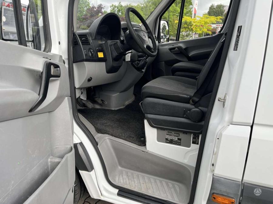 White Mercedes-Benz Sprinter 2013 in Alytus, with an engine capacity of 2.14 L and mileage of 221 thousand km for 12800 €, photo 11 on AUTOMOTO.COM.LV