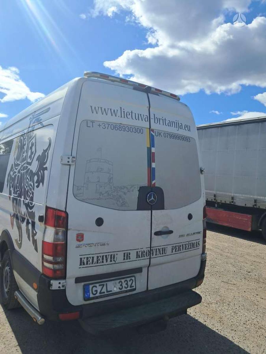 White Mercedes-Benz Sprinter 2013 in Kaunas, with an engine capacity of 2.14 L and mileage of 390 thousand km for 9500 €, photo 5 on AUTOMOTO.COM.LV