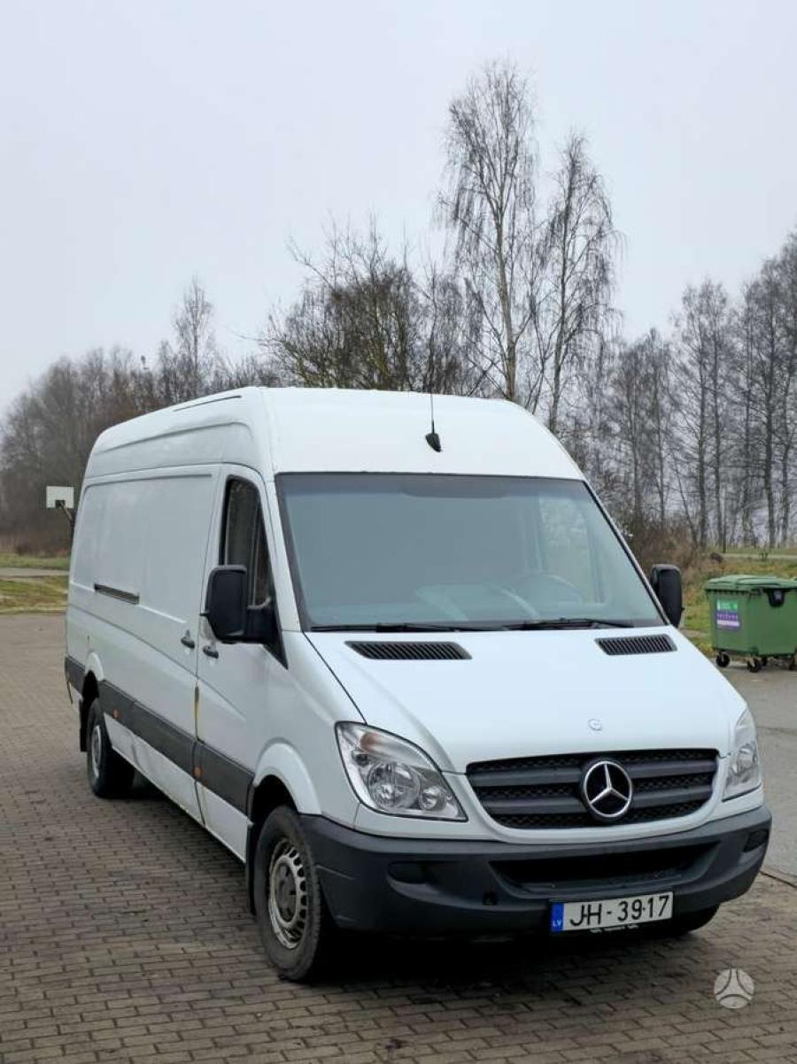 White Mercedes-Benz Sprinter 2013 in Riga, with an engine capacity of 2.20 L and mileage of 329 thousand km for 5700 €, photo 1 on AUTOMOTO.COM.LV