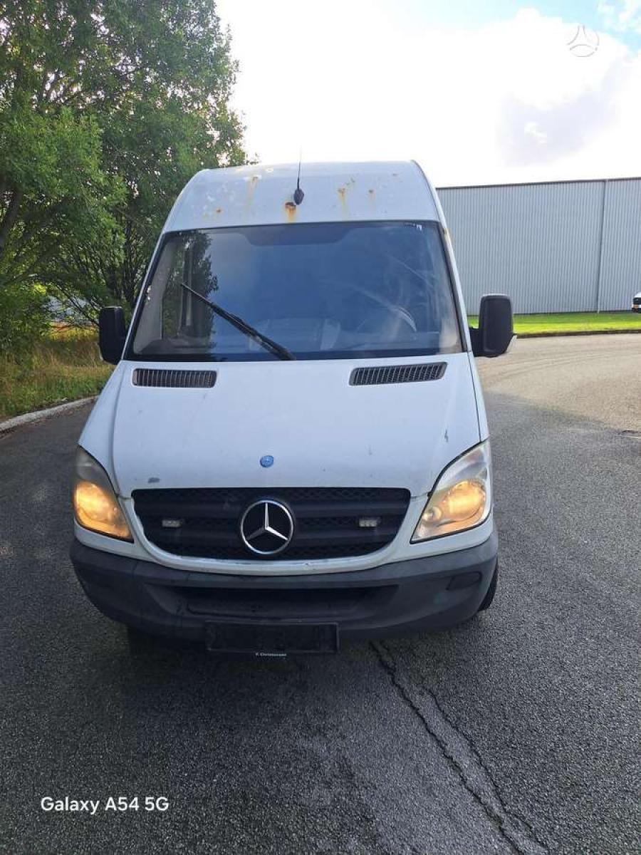 White Mercedes-Benz Sprinter 2013 in Taurage, with an engine capacity of 2.20 L and mileage of 300 thousand km for 3700 €, photo 8 on AUTOMOTO.COM.LV