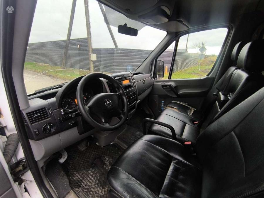 White Mercedes-Benz Sprinter 2014 in Marijampole, with an engine capacity of 2.14 L and mileage of 391 thousand km for 7050 €, photo 10 on AUTOMOTO.COM.LV