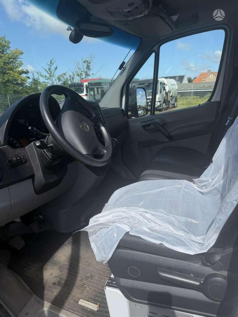 White Mercedes-Benz Sprinter 2014 in Taurage, with an engine capacity of 0.00 L and mileage of 320 thousand km for 7300 €, photo 9 on AUTOMOTO.COM.LV