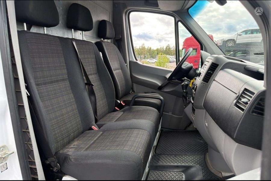 Balts Mercedes-Benz Sprinter 2014 Marijampole, ar dzinēja tilpumu 2.14 L un nobraukumu 400 tūkst. km par 7700 €, foto 9 vietnē AUTOMOTO.COM.LV