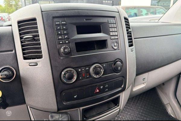 Balts Mercedes-Benz Sprinter 2014 Marijampole, ar dzinēja tilpumu 2.14 L un nobraukumu 400 tūkst. km par 7700 €, foto 9 vietnē AUTOMOTO.COM.LV