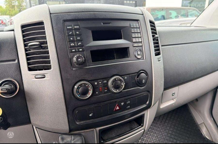 Balts Mercedes-Benz Sprinter 2014 Marijampole, ar dzinēja tilpumu 2.14 L un nobraukumu 400 tūkst. km par 7700 €, foto 10 vietnē AUTOMOTO.COM.LV