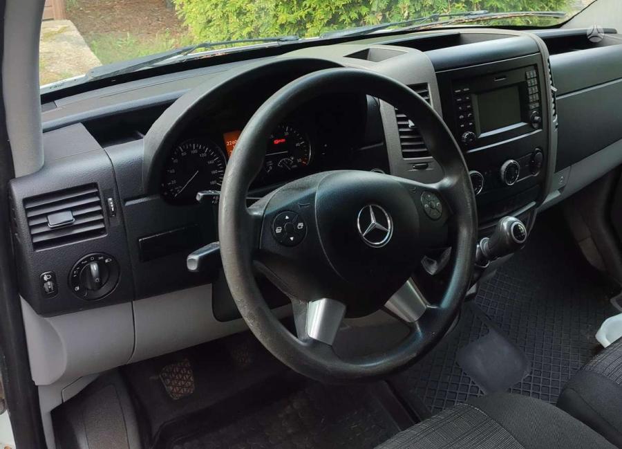 White Mercedes-Benz Sprinter 2014 in Kaunas, with an engine capacity of 2.14 L and mileage of 228 thousand km for 11500 €, photo 9 on AUTOMOTO.COM.LV