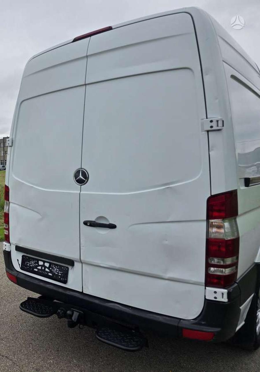 White Mercedes-Benz Sprinter 2014 in Siauliai, with an engine capacity of 2.20 L and mileage of 300 thousand km for 7350 €, photo 5 on AUTOMOTO.COM.LV