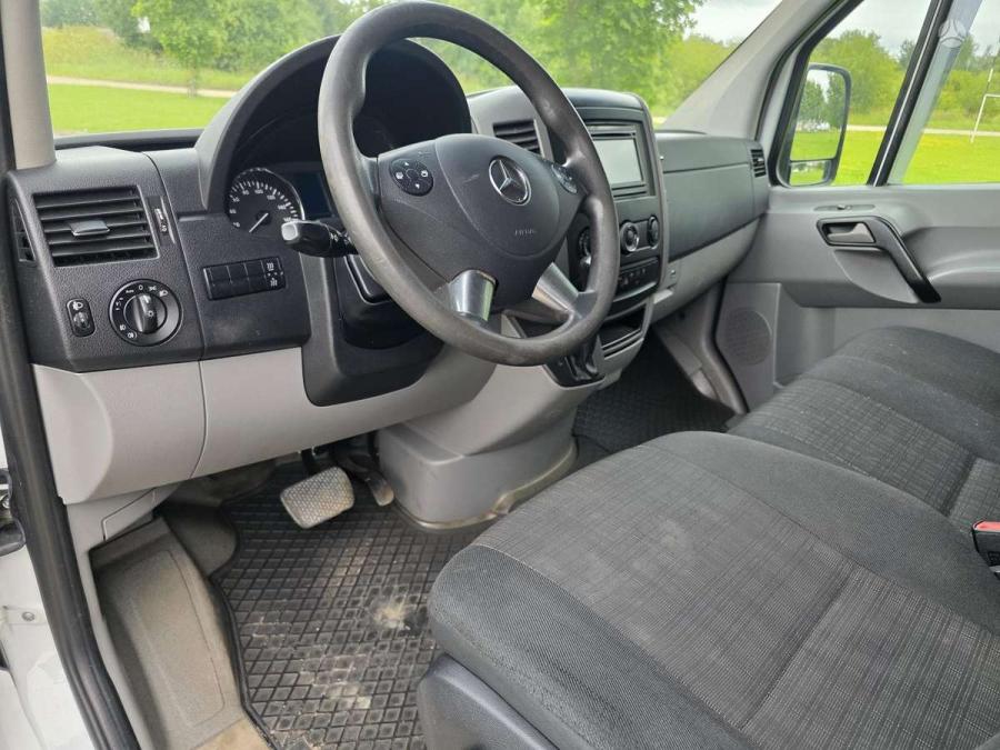 White Mercedes-Benz Sprinter 2014 in Siauliai, with an engine capacity of 2.20 L and mileage of 300 thousand km for 7350 €, photo 13 on AUTOMOTO.COM.LV