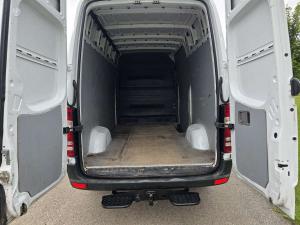 White Mercedes-Benz Sprinter 2014 in Siauliai, with an engine capacity of 2.20 L and mileage of 300 thousand km for 7350 €, photo 17 on AUTOMOTO.COM.LV