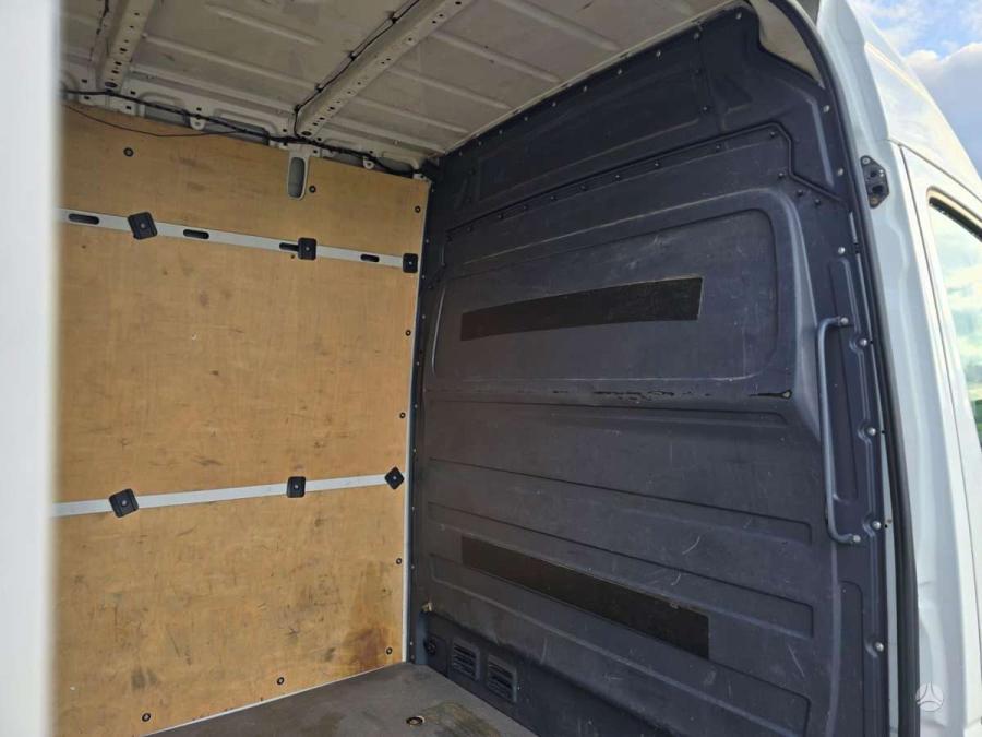 White Mercedes-Benz Sprinter 2014 in Kursenai, with an engine capacity of 2.20 L and mileage of 357 thousand km for 8750 €, photo 17 on AUTOMOTO.COM.LV