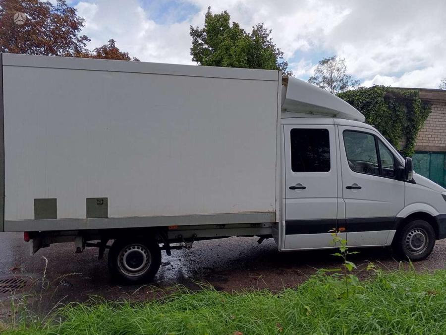 White Mercedes-Benz Sprinter 2014 in Vilnius, with an engine capacity of 2.14 L and mileage of 455 thousand km for 12700 €, photo 5 on AUTOMOTO.COM.LV