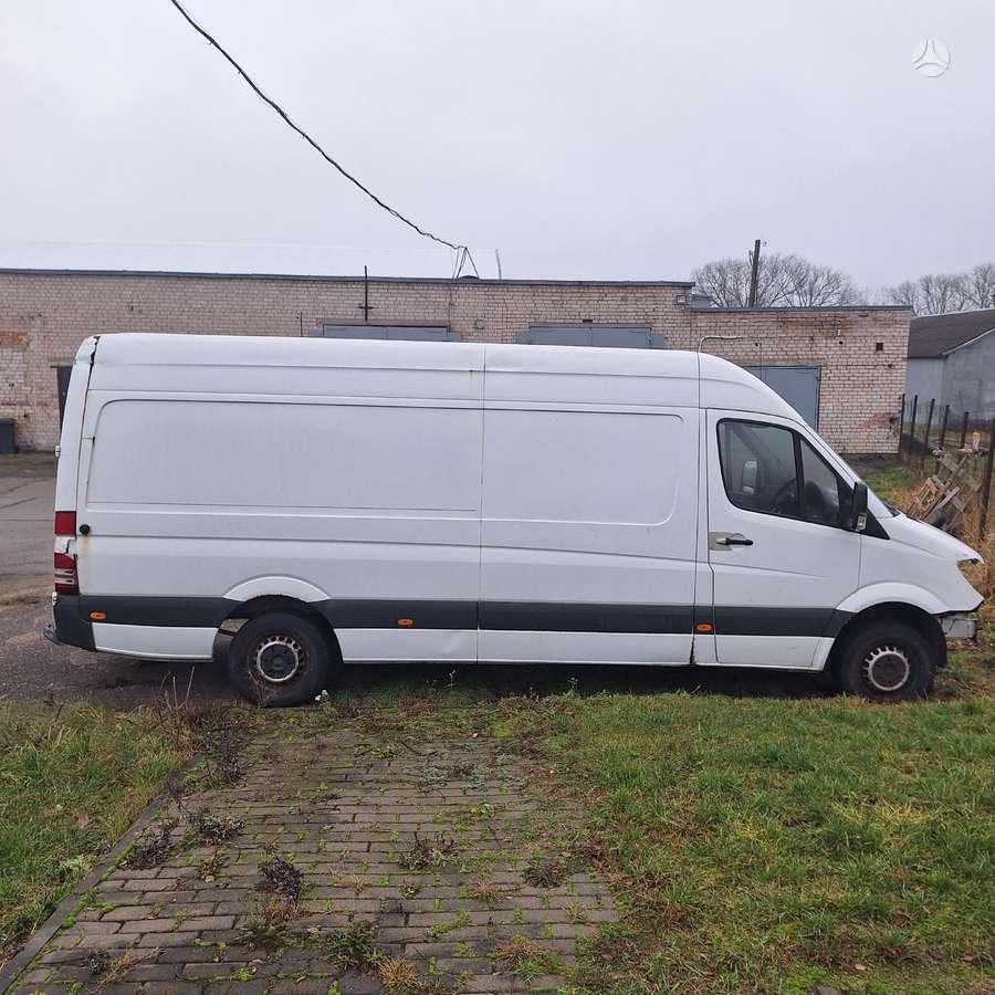 White Mercedes-Benz Sprinter 2015 in Marijampole, with an engine capacity of 0.00 L and mileage of 220 thousand km for 1900 €, photo 1 on AUTOMOTO.COM.LV